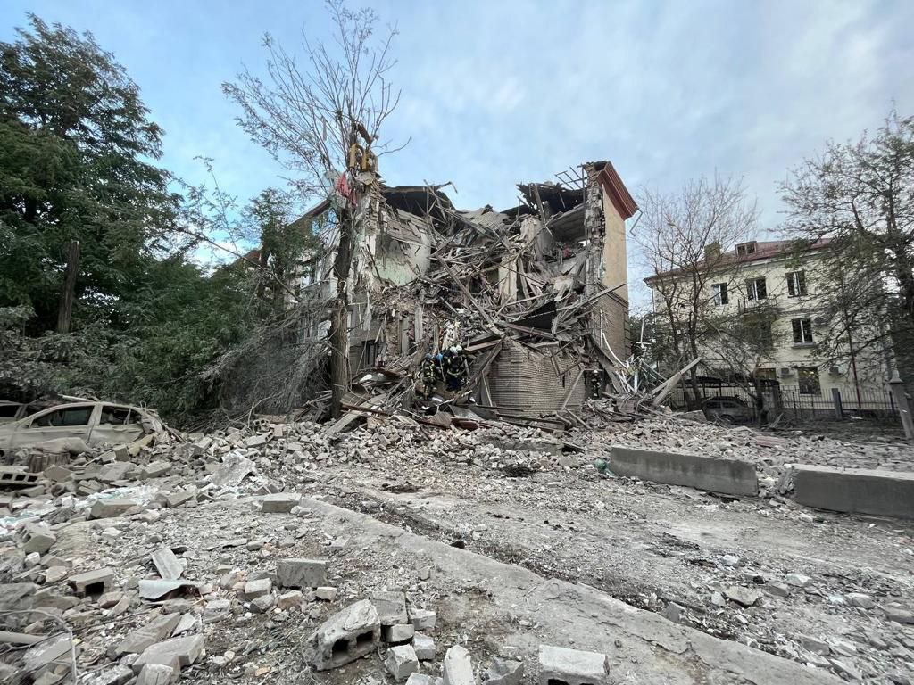 Обстріляли будинки де спали мирні люди Що відомо про удари по Запоріжжю фото відео Новости