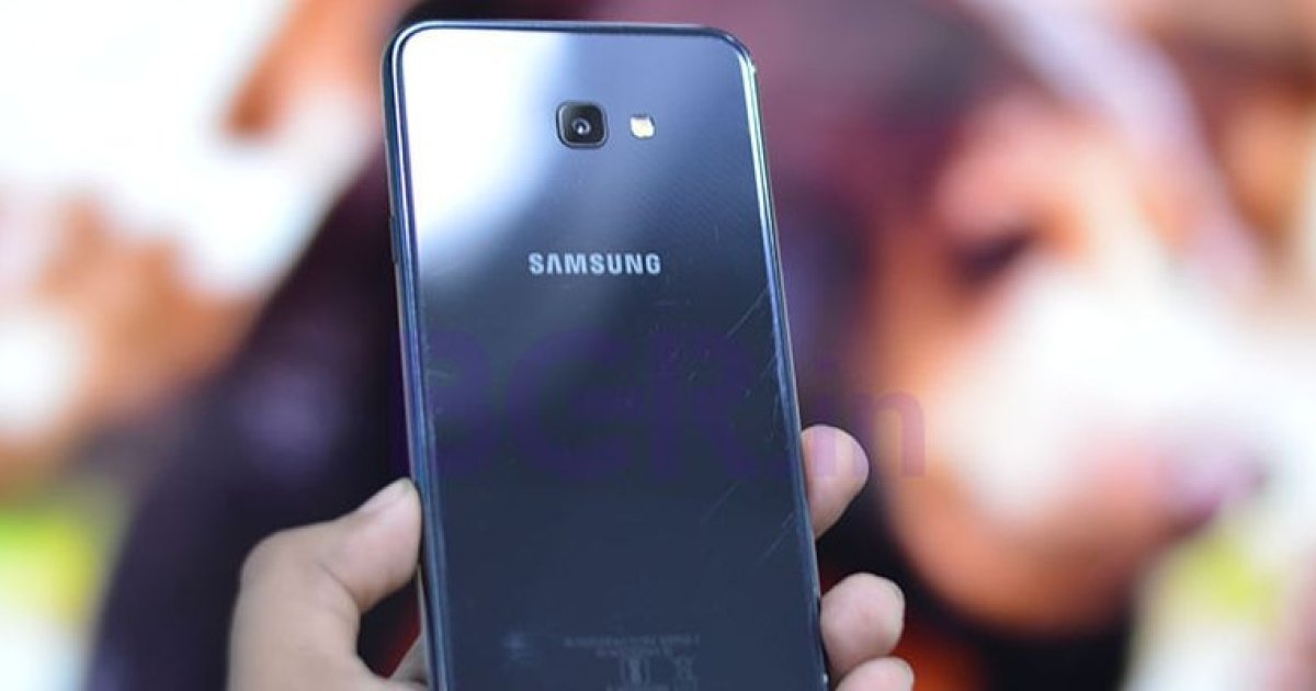 Samsung готовит смартфон Galaxy M2 с вырезом в экране - Телеграф