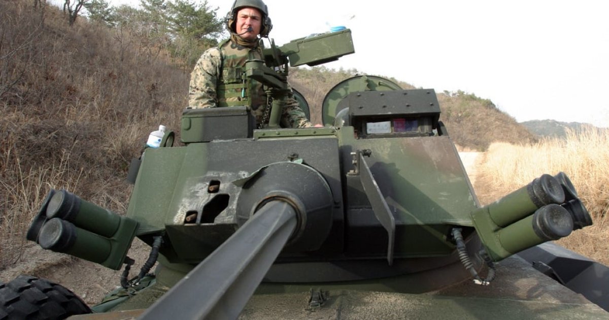 Танк Т-90 був знищений гарматою M242 Bushmaster — чому в цьому міг допомогти збіднений уран ...