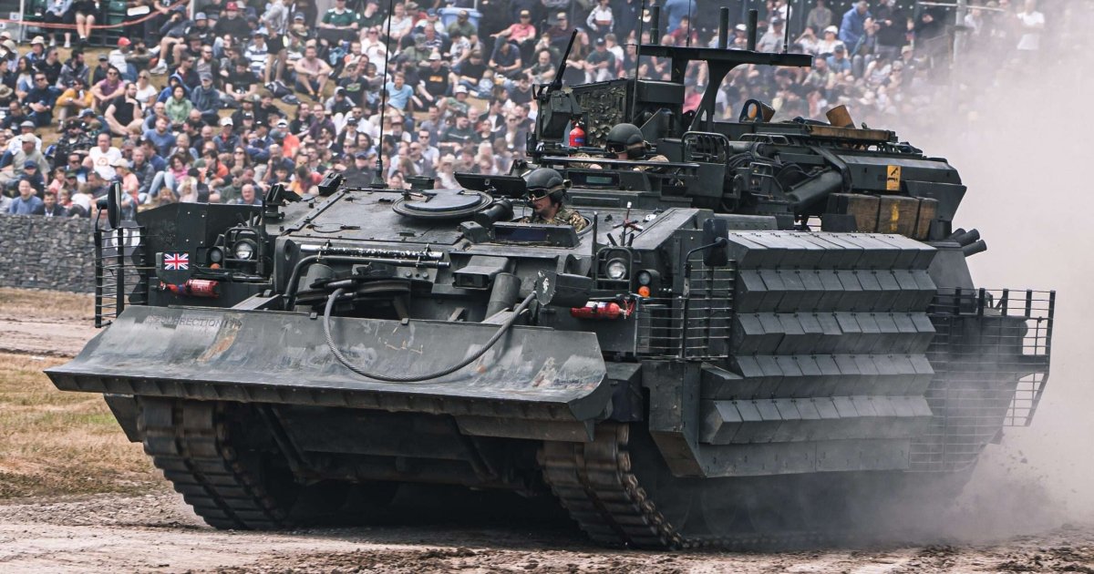 БРЕМ CRARRV на базі танку Challenger — в ЗСУ показали рідкісну машину ...