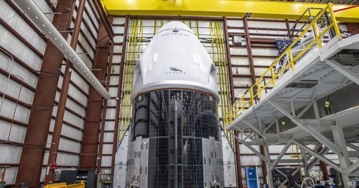 Crew Dragon уже на старте: SpaceX готовится запустить корабль с ...